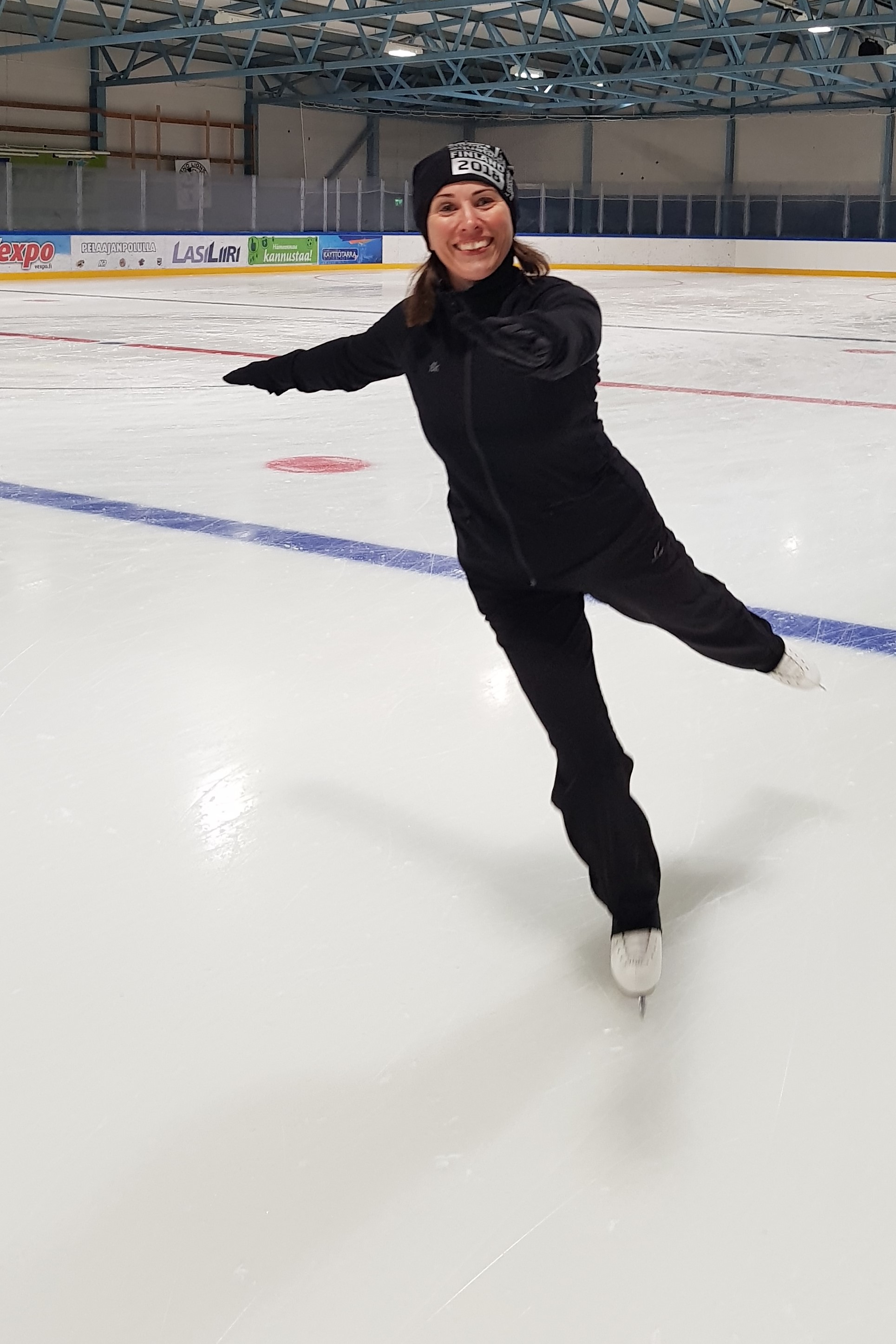 Vintage Skaters edistää monipuolisesti taitoluistelua - SkatingFinland