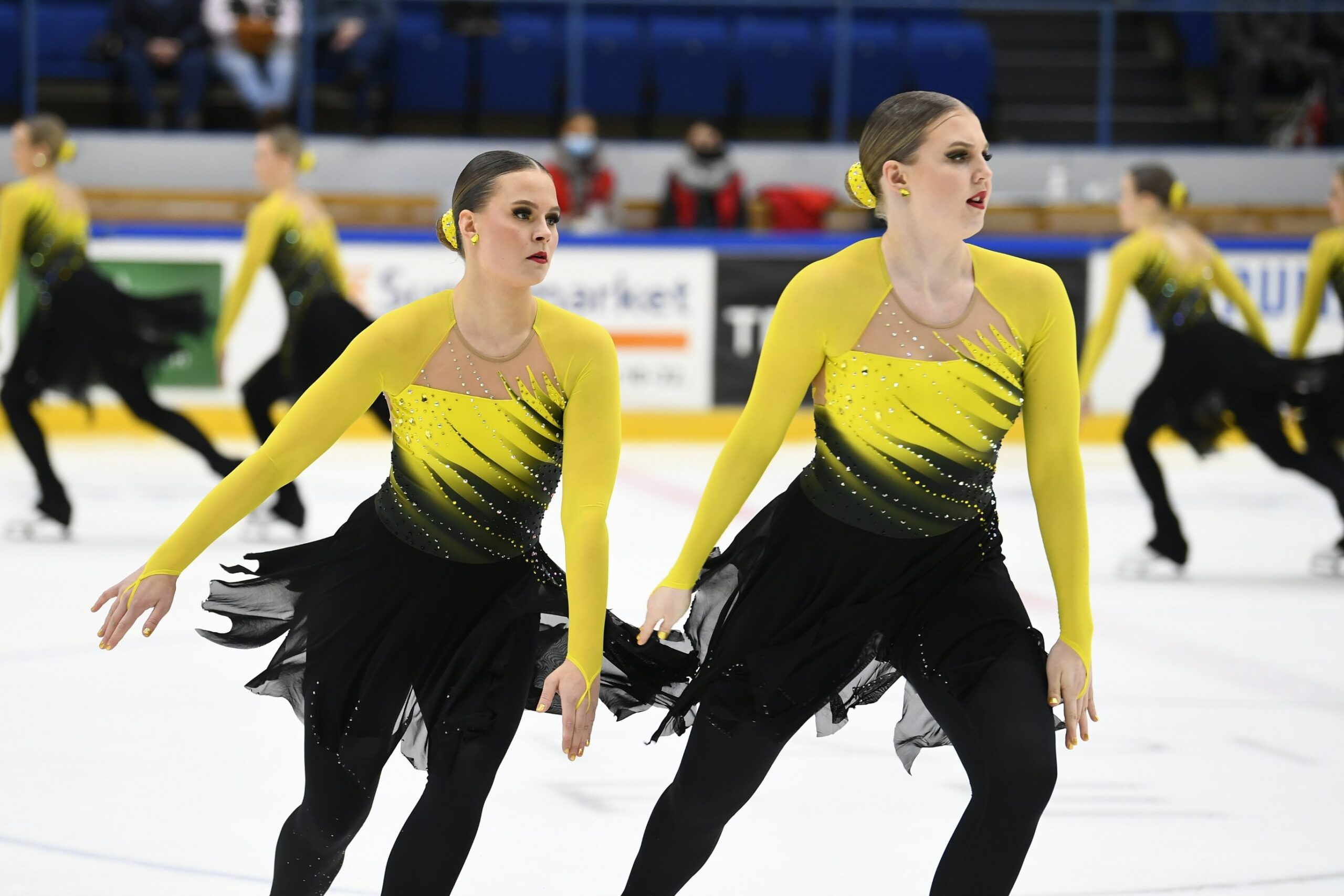 Marigold IceUnitylle hopeaa ja Team Uniquelle pronssia Sveitsissä