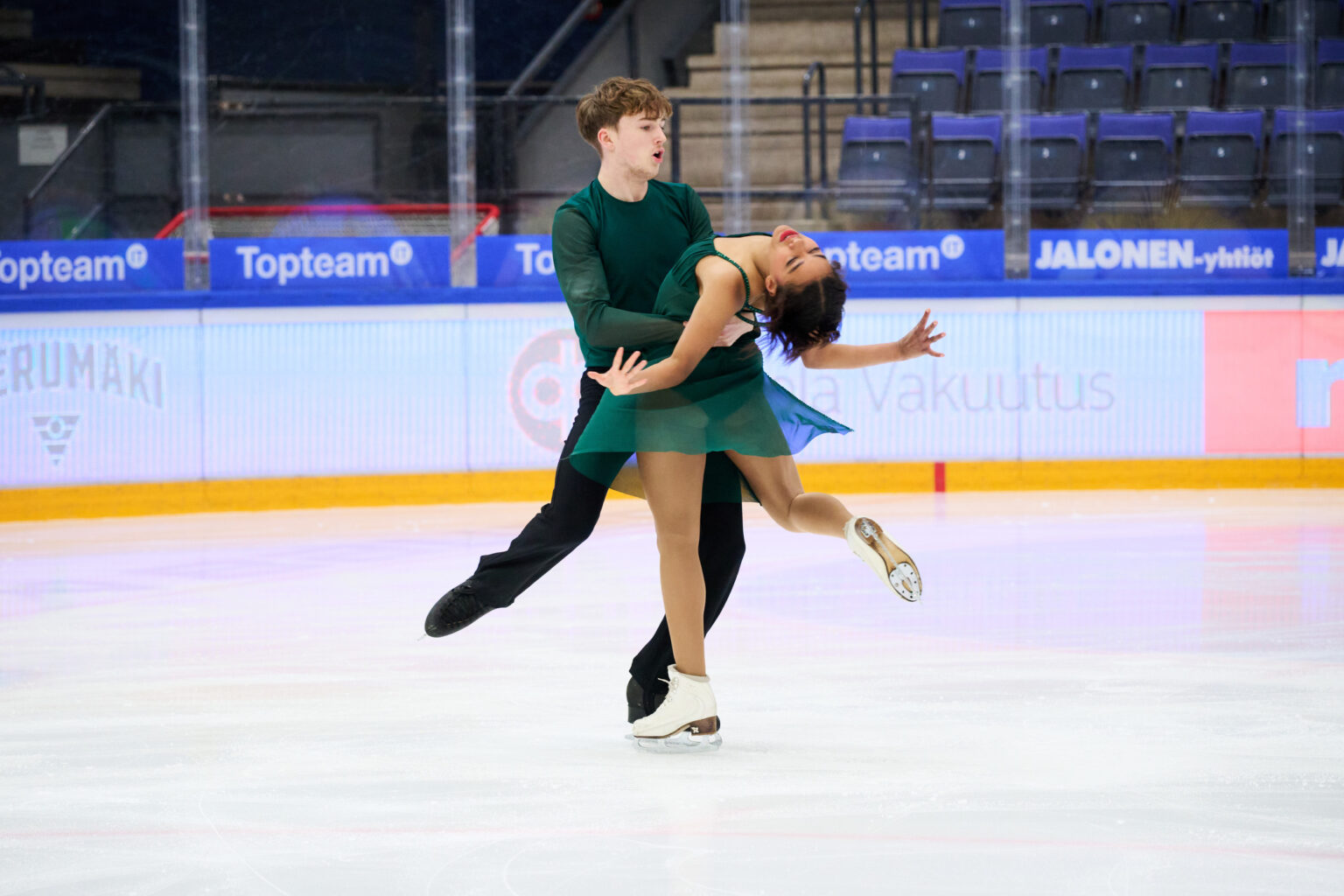 Olivia Lisko ja Valtter Virtanen Suomen mestareiksi I SkatingFinland