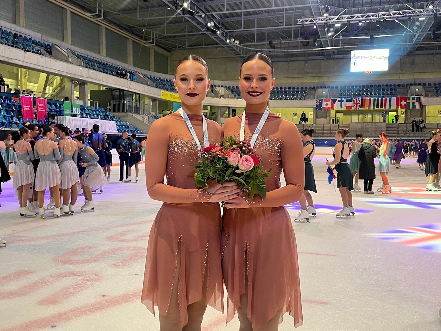 Veera ja Vilma Rissanen päättivät uransa Marigold Ice Unityssa I ...